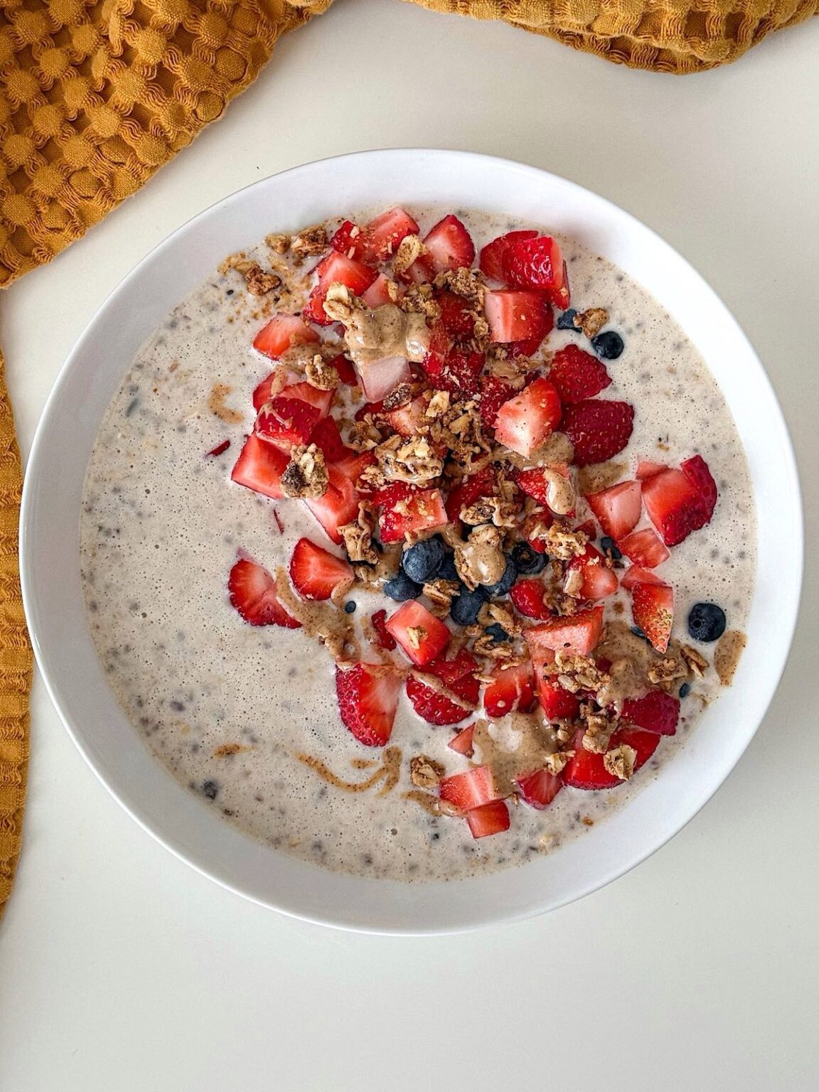 Mixed Berry Protein Oatmeal | Tisha's Veggie Eats